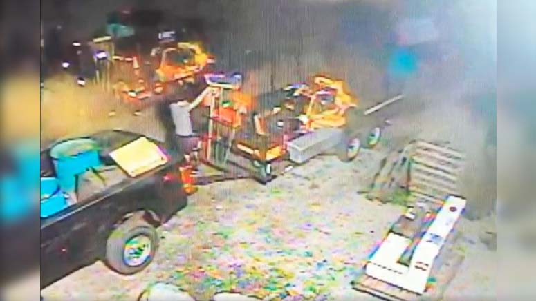 Police searching for group of men caught on camera stealing gas cans in ...