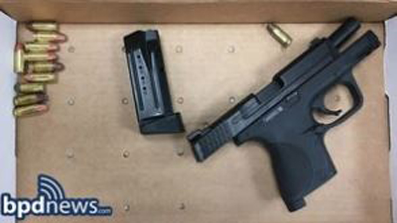 Boston police officers assaulted while arresting man on weapons charge ...