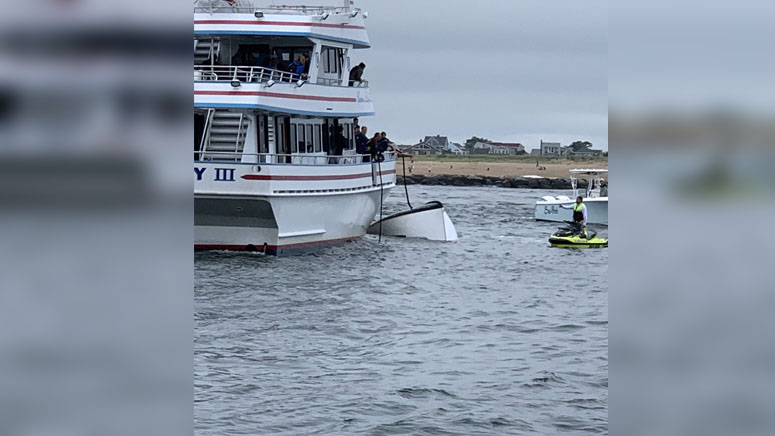 5 rescued, 1 injured after crash causes boat to capsize in Merrimack ...