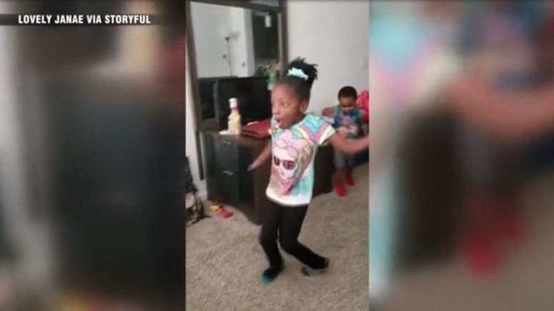 Young girl living with cerebral palsy stuns mom by walking without ...