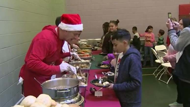 Hundreds turn out for holiday meal in Chelsea thanks to local chef ...