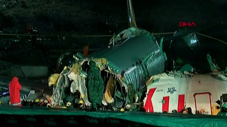 Passengers screamed, panicked as Istanbul plane crash-landed - Boston ...