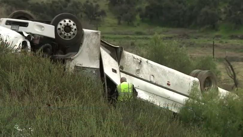 Charter bus rollover kills 3, injures 18 outside San Diego - Boston ...