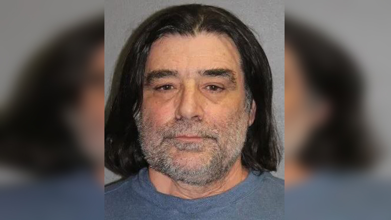 Man arrested after gaining access to Hull HS with 6-inch steak knife ...