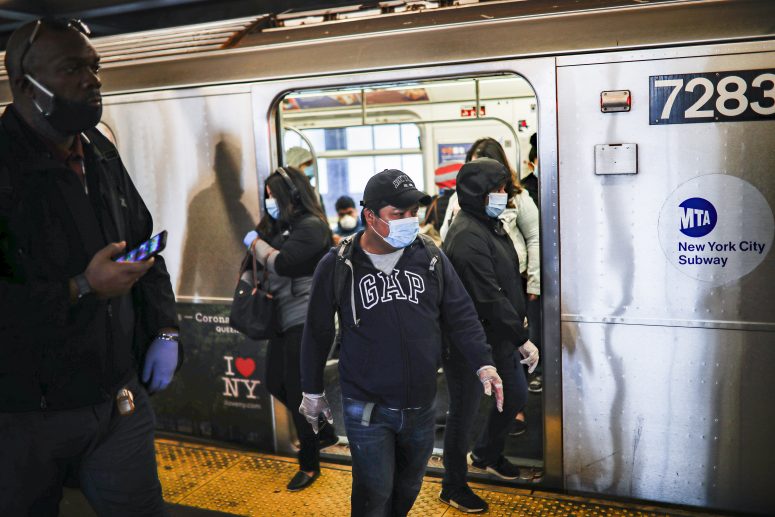 Man gets caught between NYC subway train and platform, dies - Boston ...