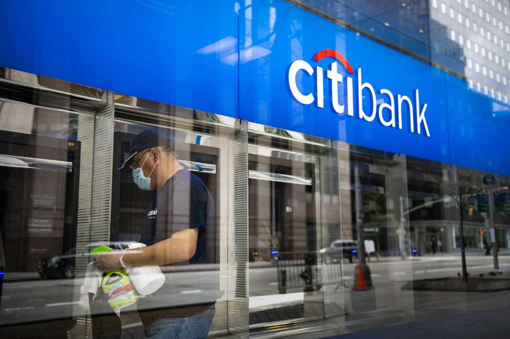 Alarming number of people complaining about their Citi credit card ...