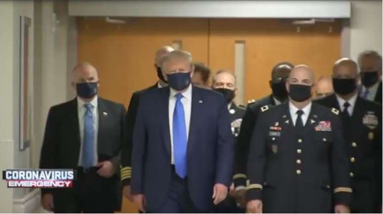 Trump wears mask in public for first time during pandemic - Boston News ...