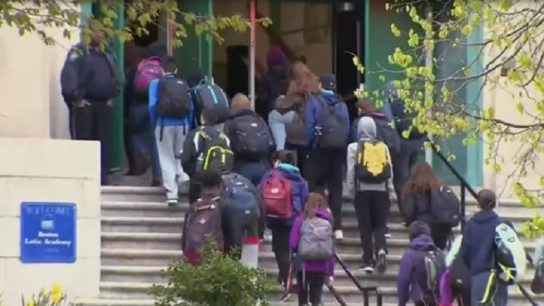 ‘It’s just absurd’: Teacher slams new state rule that requires remote ...