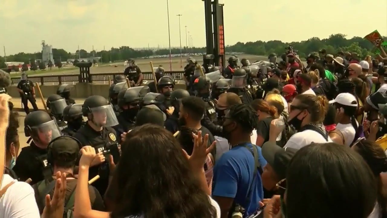 Breonna Taylor protest: 64 arrests near Kentucky Derby venue - Boston ...