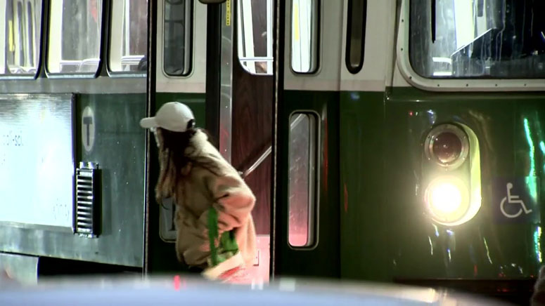 ‘It’s not safe’: Dangerous Green Line stops have passengers entering ...