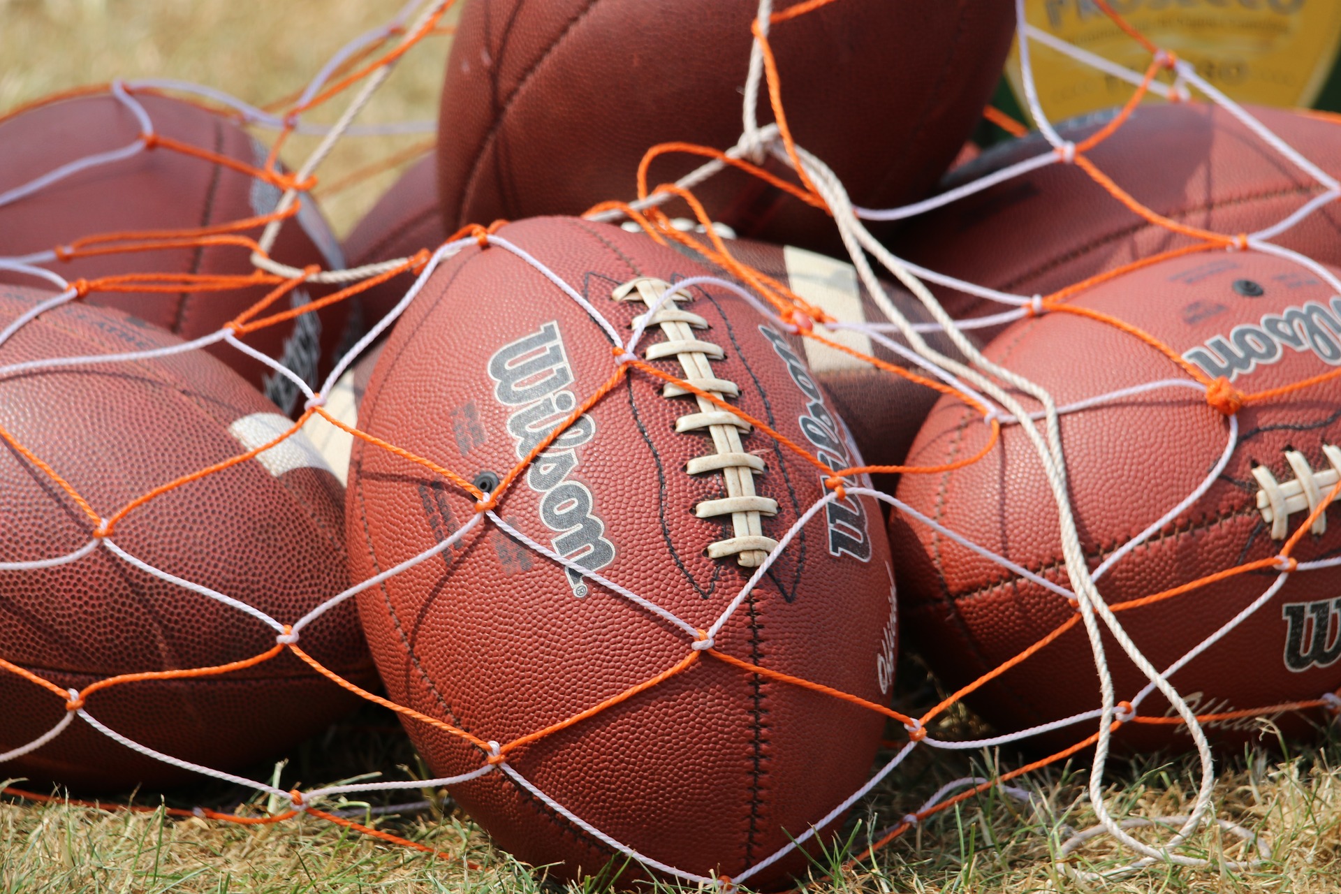 High school football player collapses during game and dies - Boston ...
