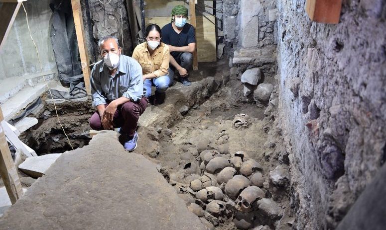 Archaeologists discover over 100 skulls at Aztec site in Mexico City ...
