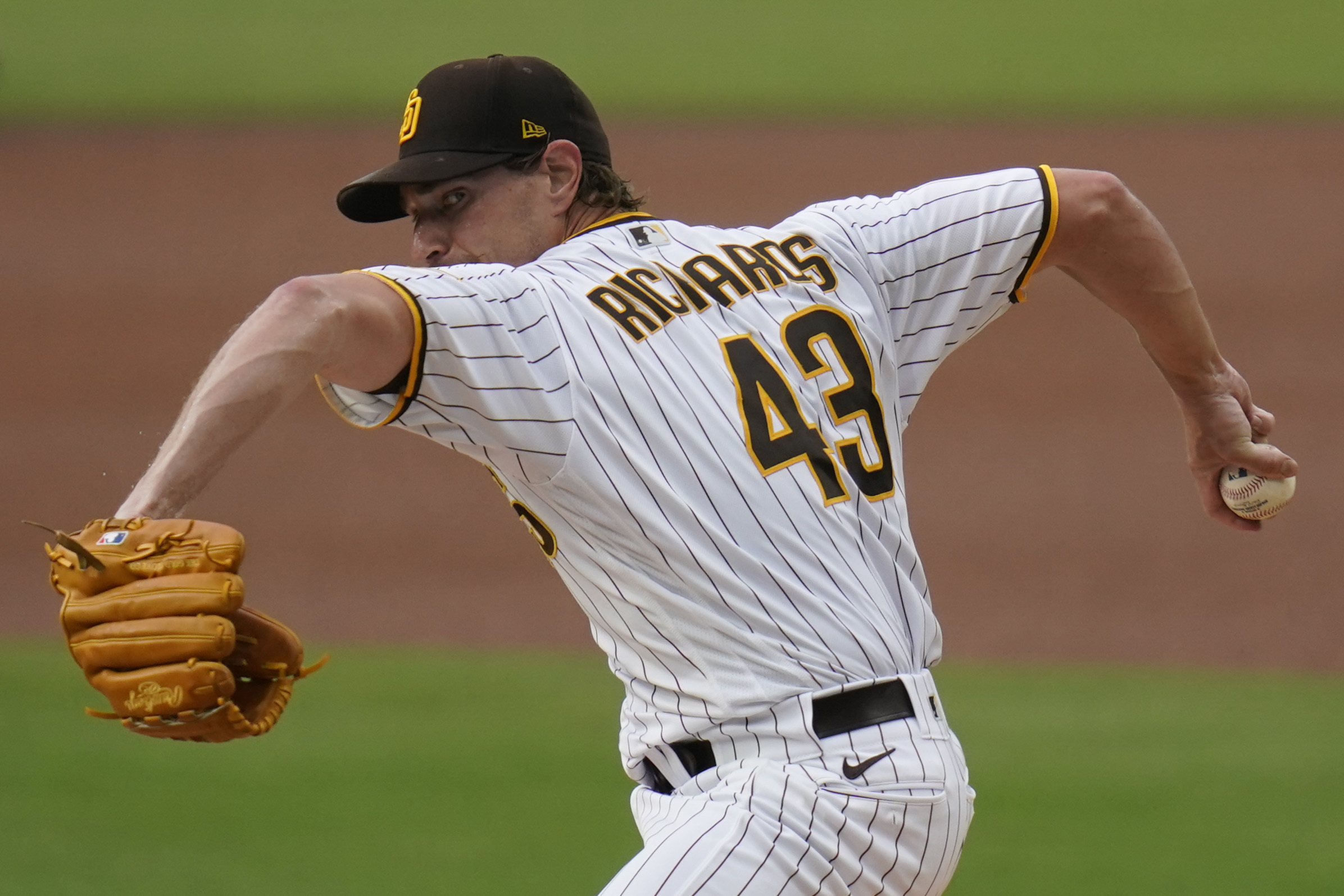 Garret Richards, Red Sox finalize $10M, 1-year contract - Boston News ...