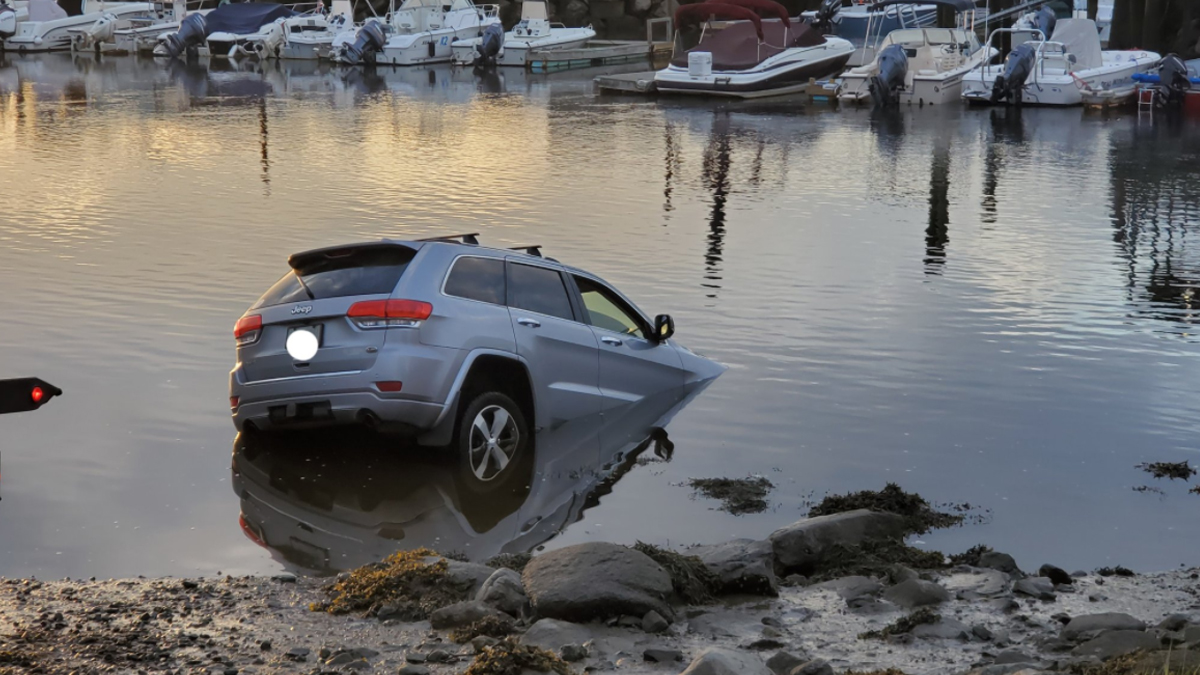 Car goes into water at boat ramp in Essex - Boston News, Weather ...