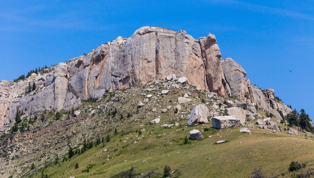 Woman dies after falling 200 feet off cliff during sunrise hike ...