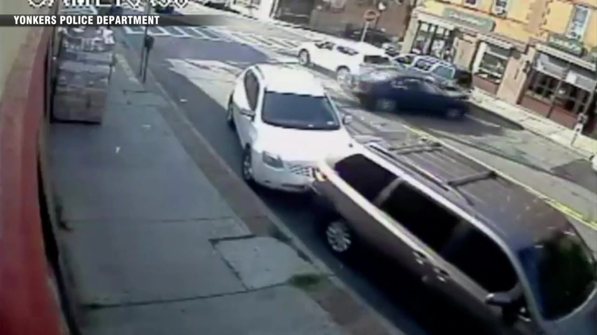 Police, bystanders lift car off 8-month-old baby struck by alleged ...