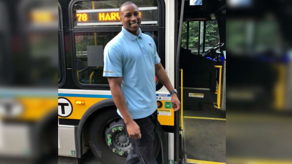 MBTA Bus Driver Commended For Returning Lost Purse To Owner Boston MBTA Bus Driver Commended For Returning Lost Purse To Owner Boston