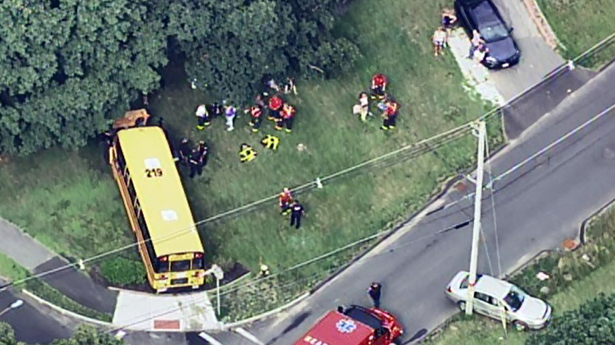 2 children among 3 injured in crash involving school bus in Reading ...