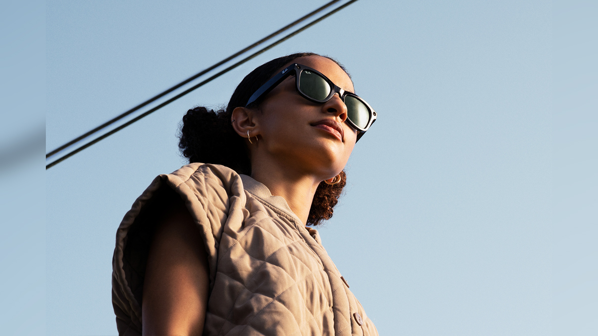 Facebook and Ray-Ban are rolling out smart glasses that actually look ...