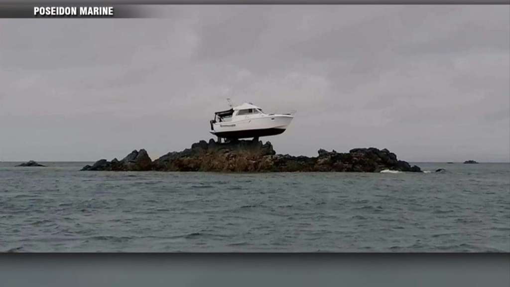 Crews remove boat that got stuck on top of rocks in English Channel ...