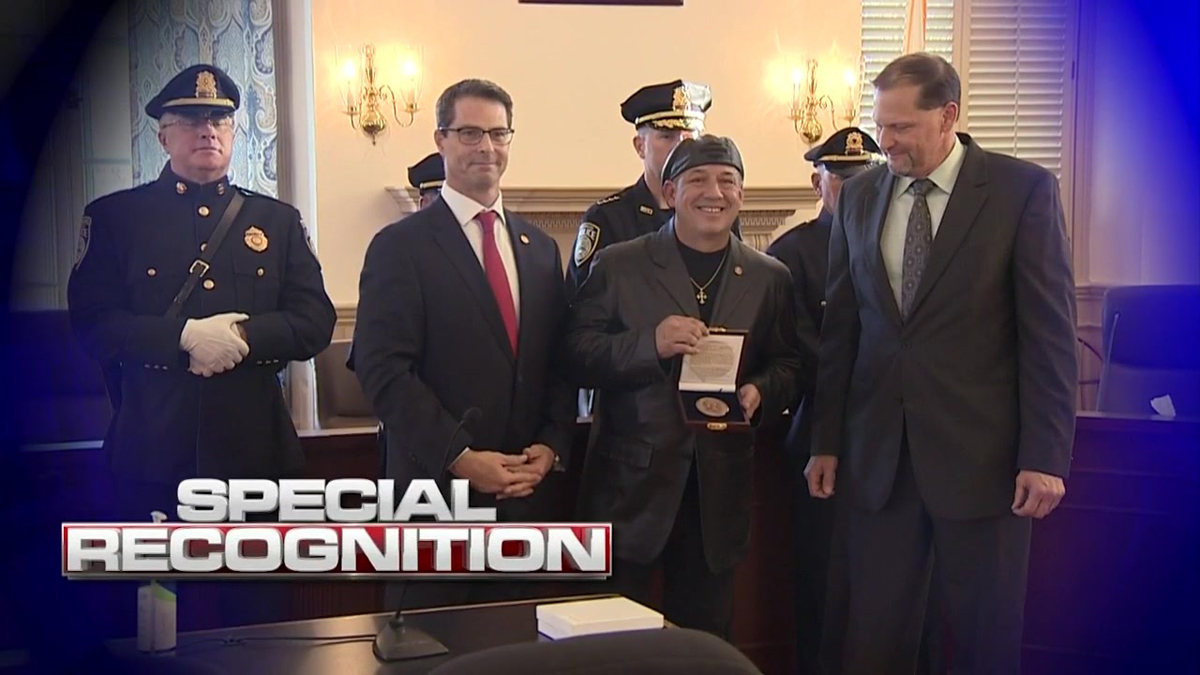 Local hero awarded medal for saving the lives of several Chicago ...