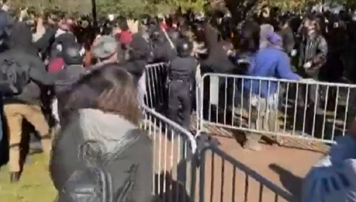 2 arrested as anti-vaccine demonstrators, counterprotesters clash at ...