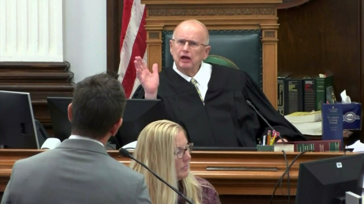 Rittenhouse judge back in spotlight during jury instructions - Boston ...