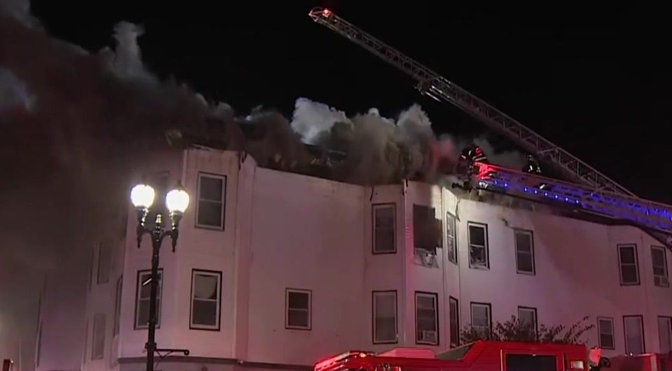 Firefighters battle mixed-use building fire in Everett – Boston News ...