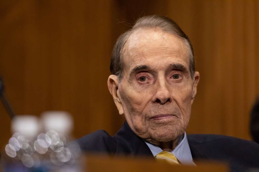 Bob Dole, who overcame severe WWII wounds to lead Senate GOP and run ...