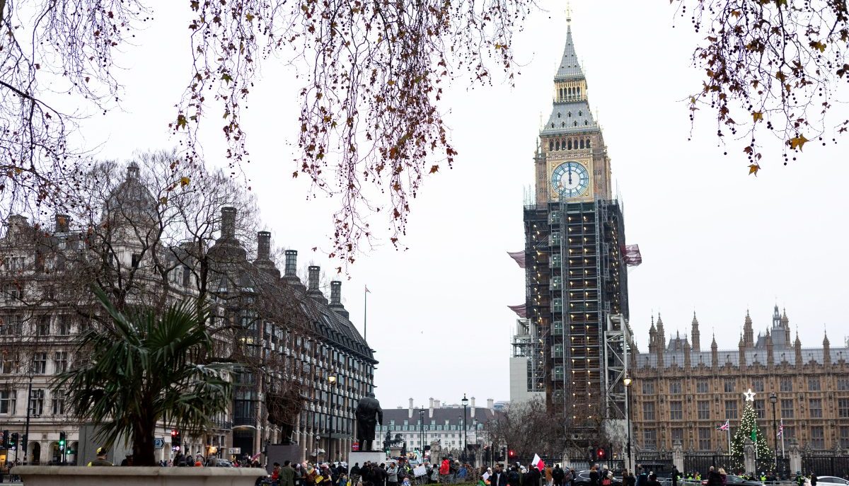 Big Ben rings on New Year’s Eve after four years of silence – Boston ...