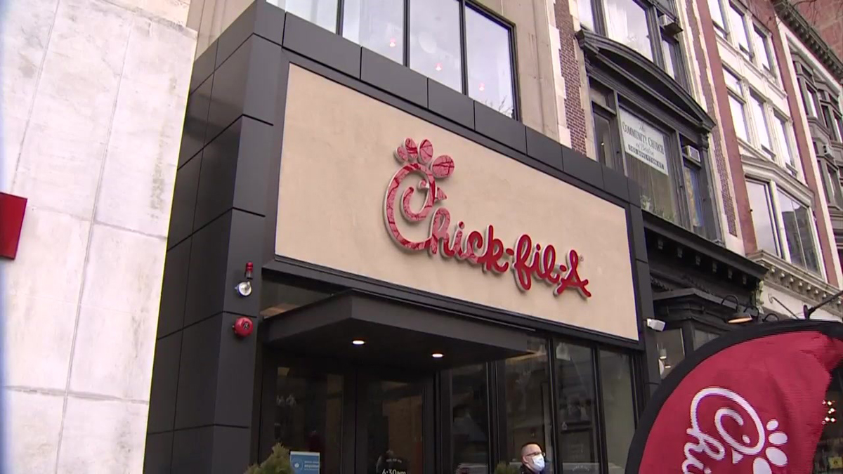 Customers line up outside Boston’s first Chick-fil-A for grand opening ...