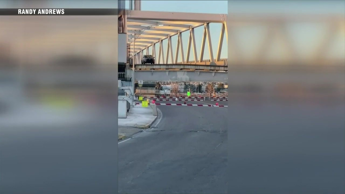 2 former drawbridge operators failed to check for cars before lifting ...