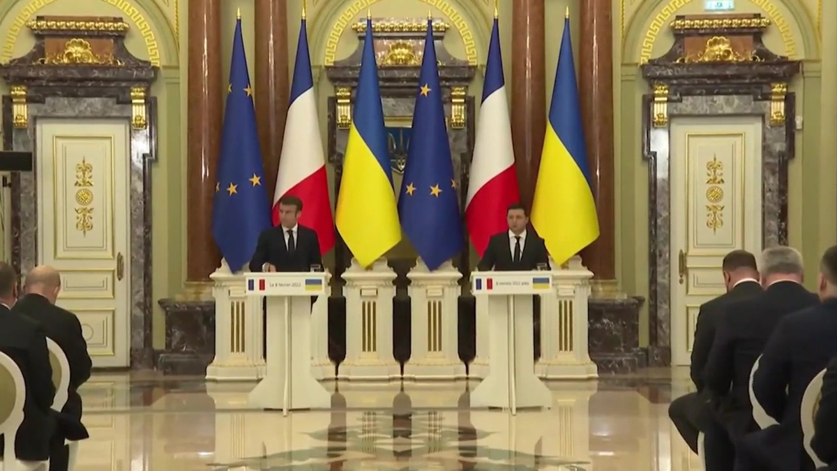 Macron Putin Told Him Russia Wont Escalate Ukraine Crisis Boston