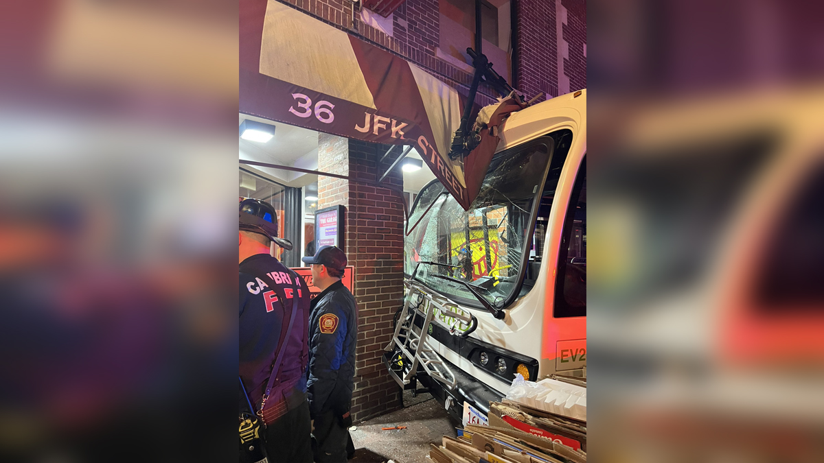 Investigation underway after shuttle bus slams into Harvard Sq. Tasty ...