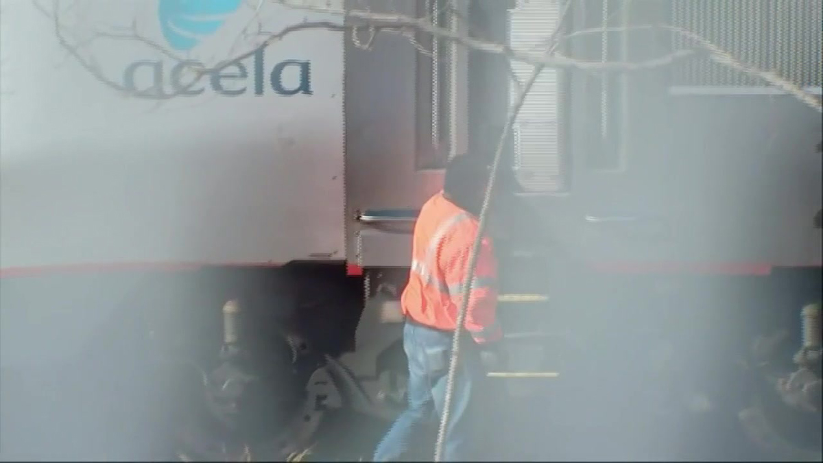 Boston-to-DC train with 106 on board stuck in NYC for hours - Boston ...