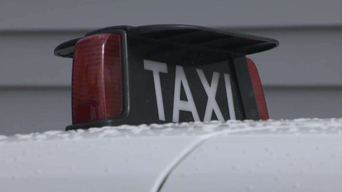 3 women critical, 1 loses leg, after taxi jumps curb in Manhattan ...
