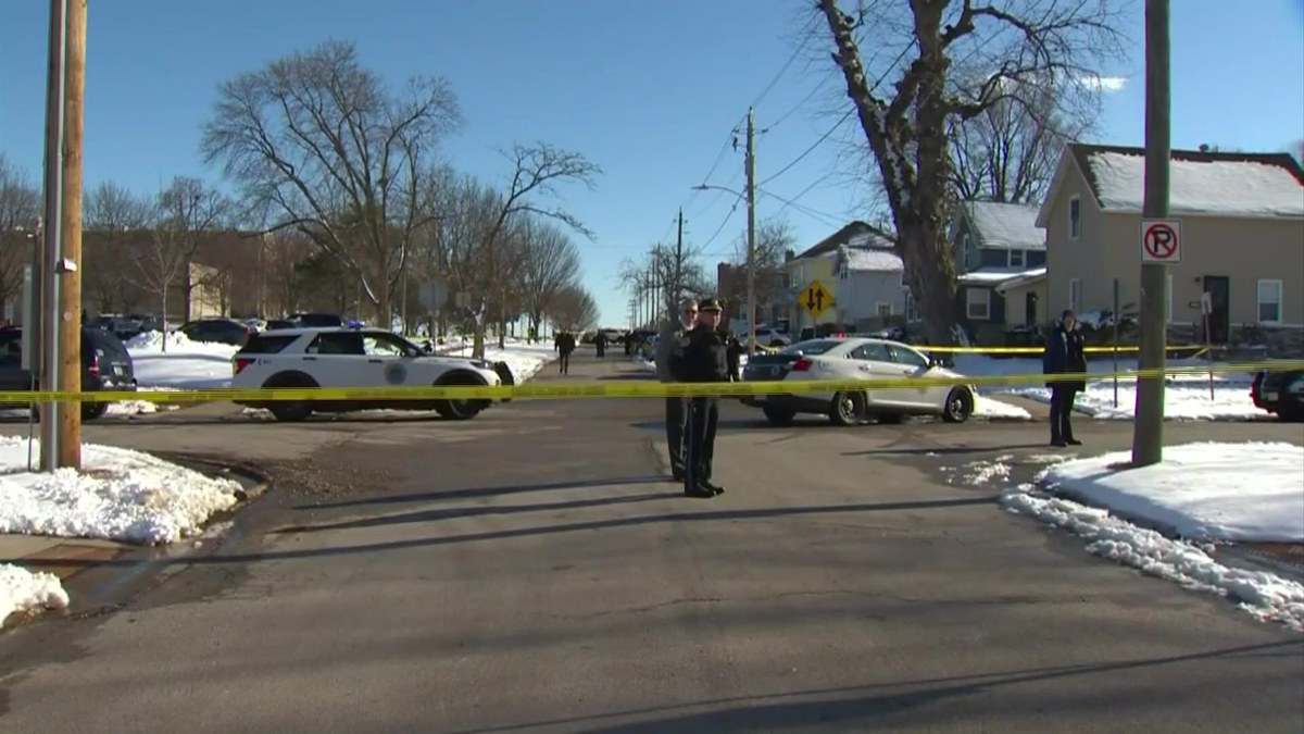 1 teen dead, 2 wounded in shooting outside Iowa high school - Boston ...