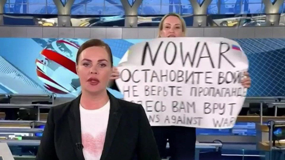 Russian TV journalist who protested Ukraine war on-air turns up in ...