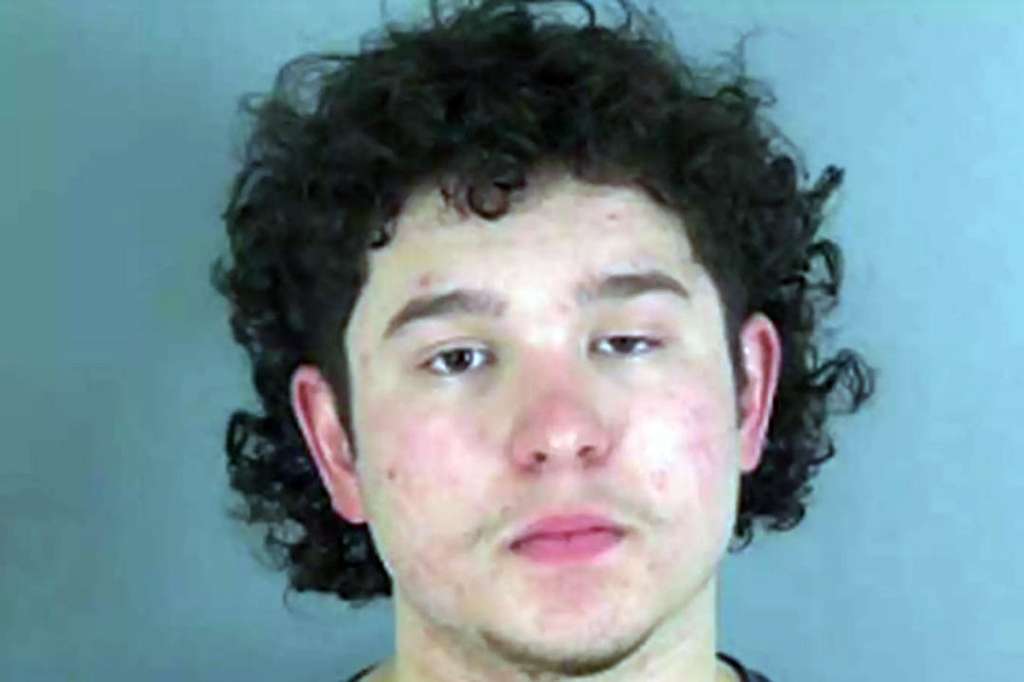 Ex-‘American Idol’ star charged in crash granted bond - Boston News ...