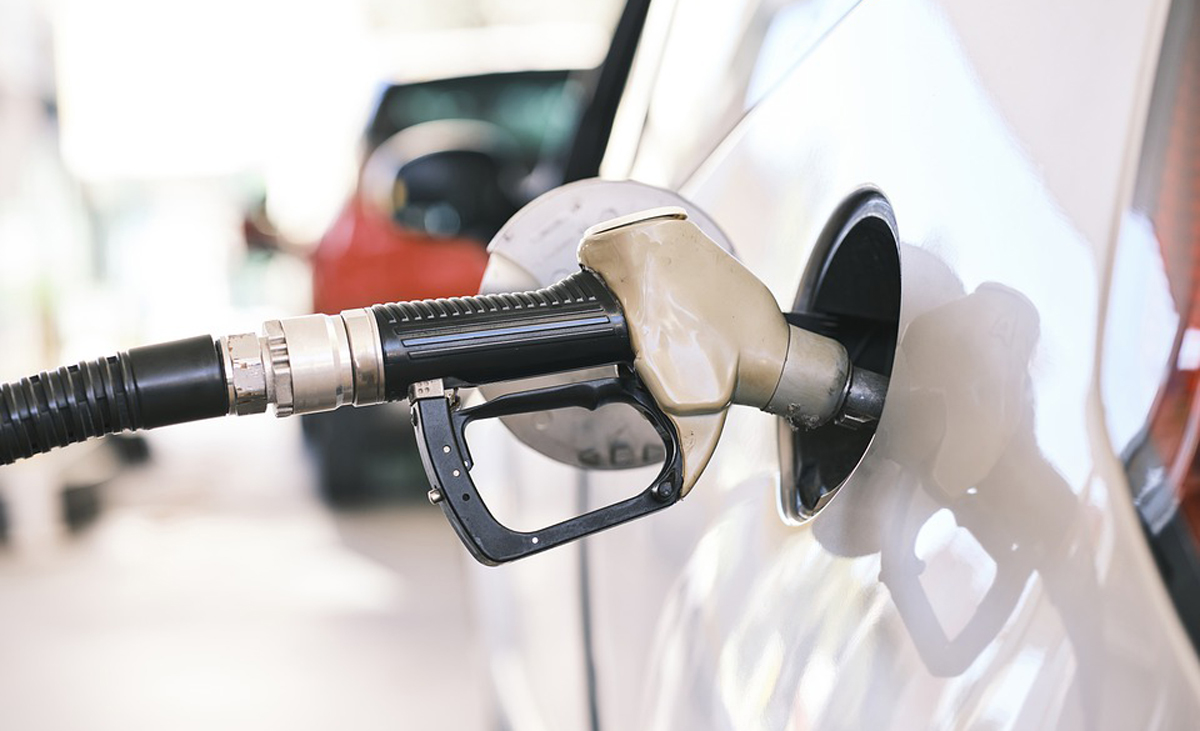 US drivers are seeing lower gas prices this holiday season - Boston ...