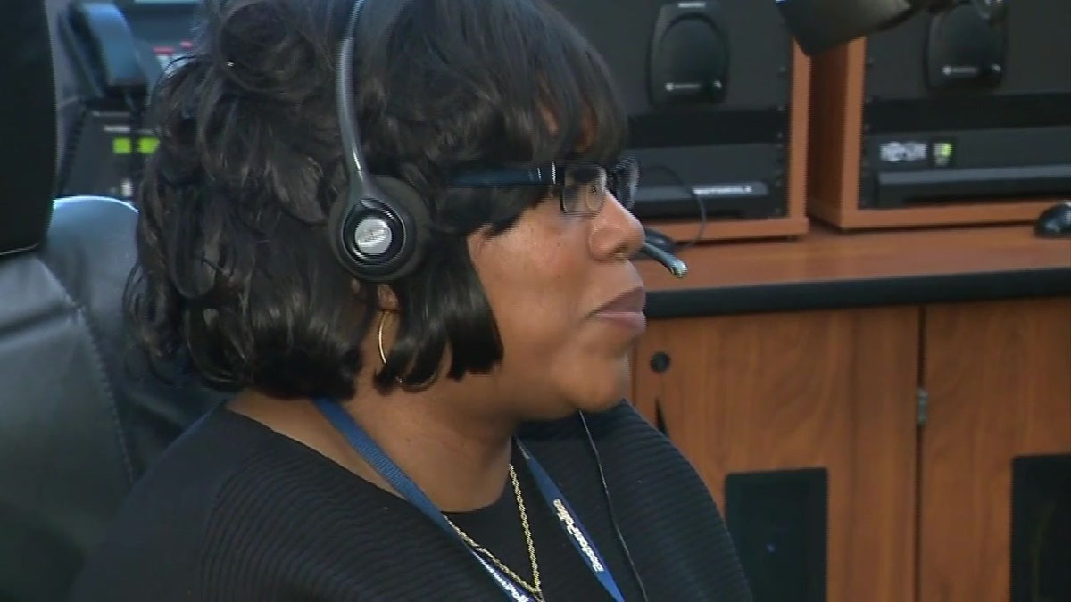 ‘We got him’: Hero 911 dispatcher helps firefighters find man trapped ...