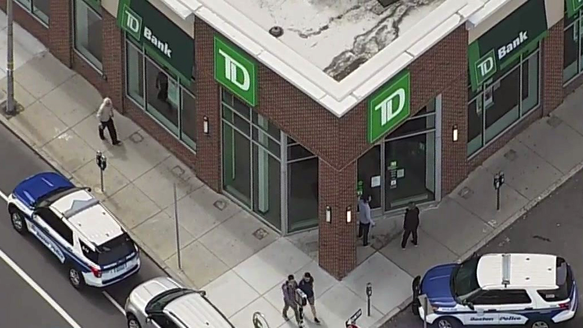 Boston police investigating reported bank robbery in Brighton - Boston ...
