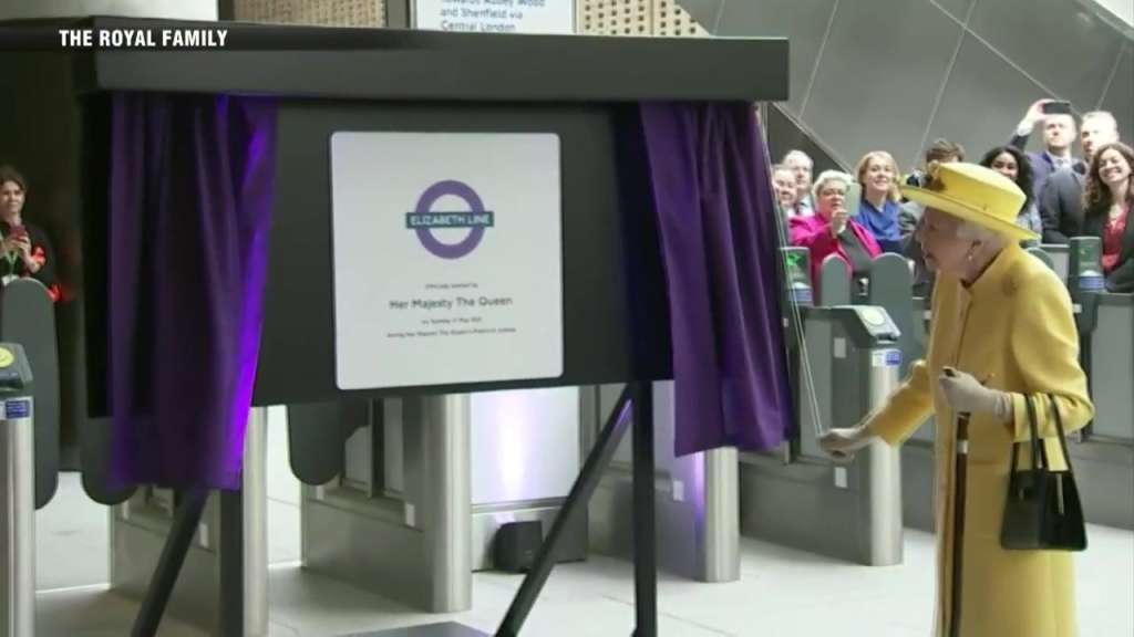 Queen makes surprise appearance to mark new subway line – Boston News ...
