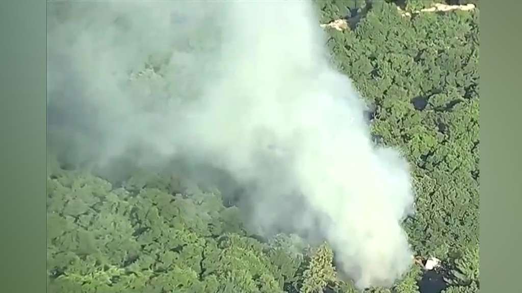 WATCH: Fire burns in Melrose – Boston News, Weather, Sports | WHDH 7News