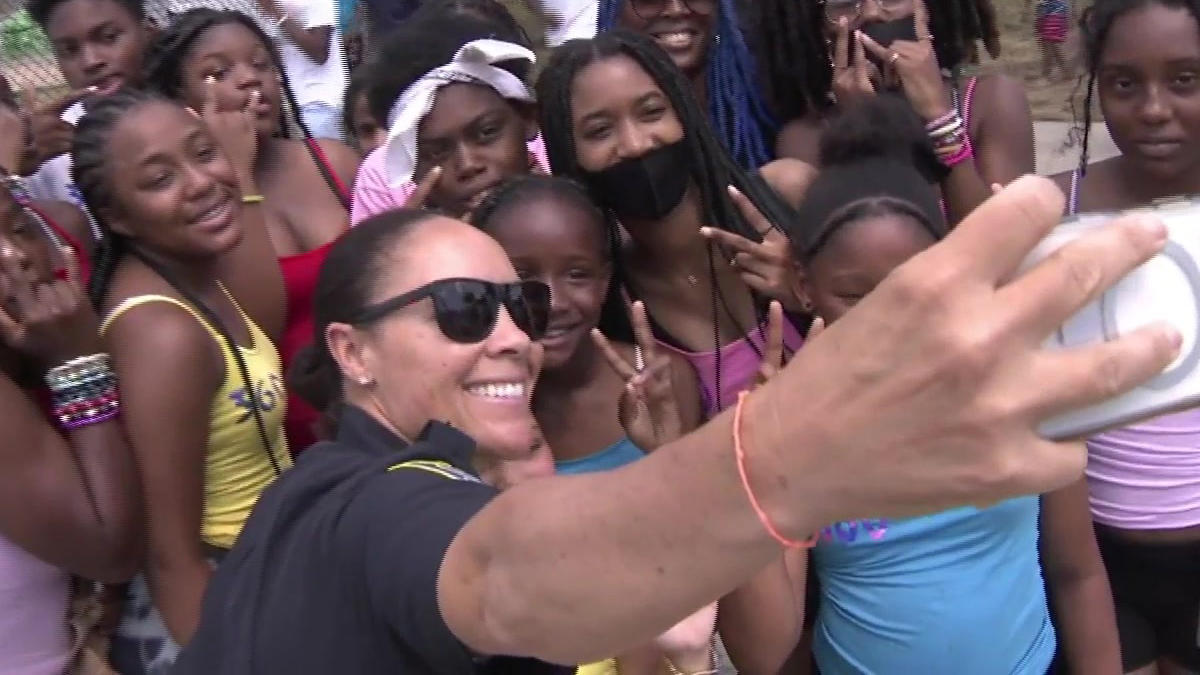 Putting up Points for a Purpose: Scoops & Hoops event brings community ...