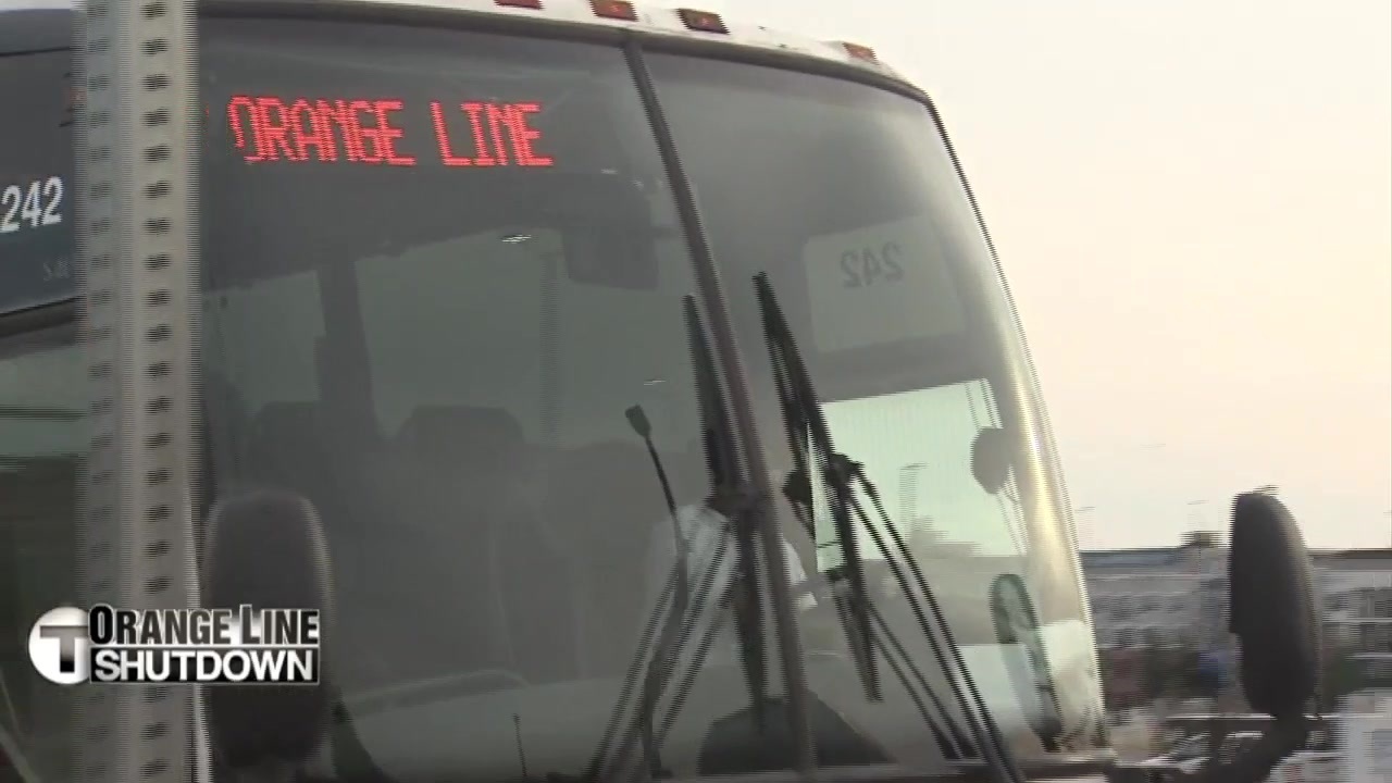 Commuters prepare for first work week of Orange Line shuttle service ...