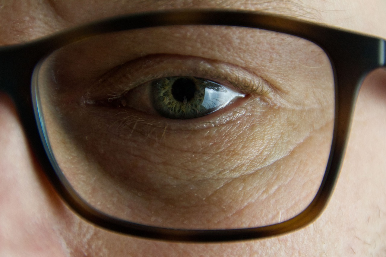 New Glasses For The Deaf And Hard Of Hearing Display Subtitles While People Speak Boston News