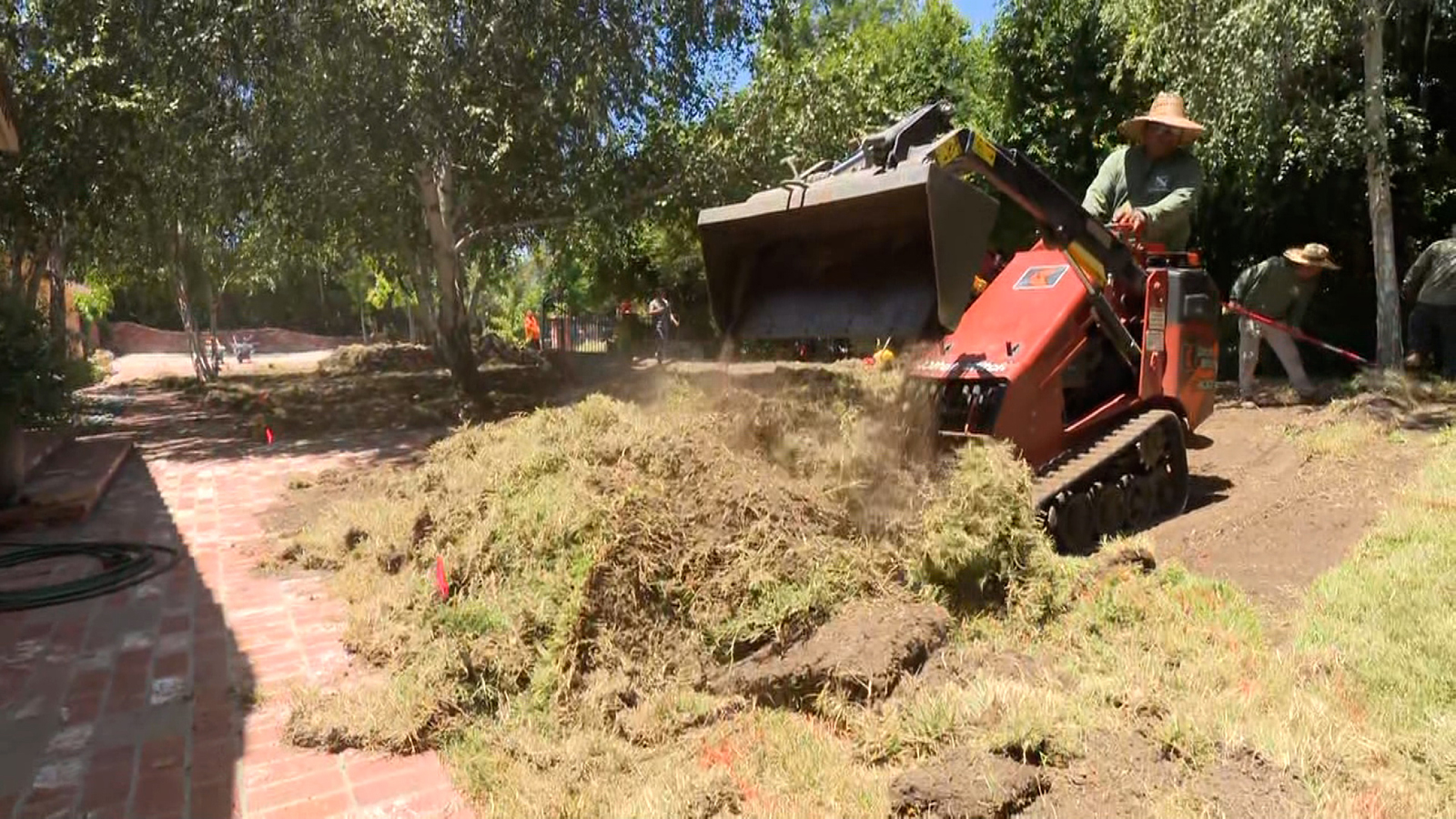 Would you rip up your lawn for $6 a square foot? Welcome to drought ...