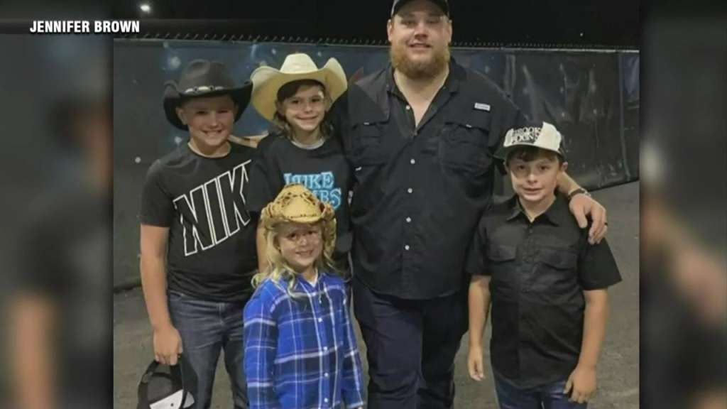 Country singer Luke Combs surprises young fans in Maine – Boston News ...