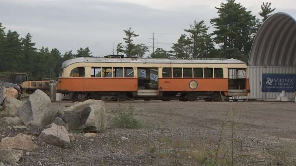 NEXT STOP, SCRAPYARD: First of old Orange Line fleet cars head out for ...